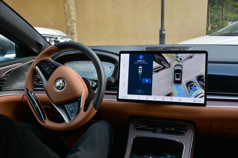 迄今为止“最强”版本，比亚迪汉DiPilot智能驾驶辅助系统体验_腾讯新闻