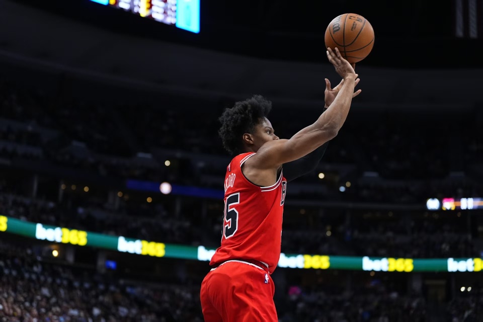 湖人有意公牛铁闸！富保罗：小里换DPOY，让18届三个前四顺位组队_腾讯新闻