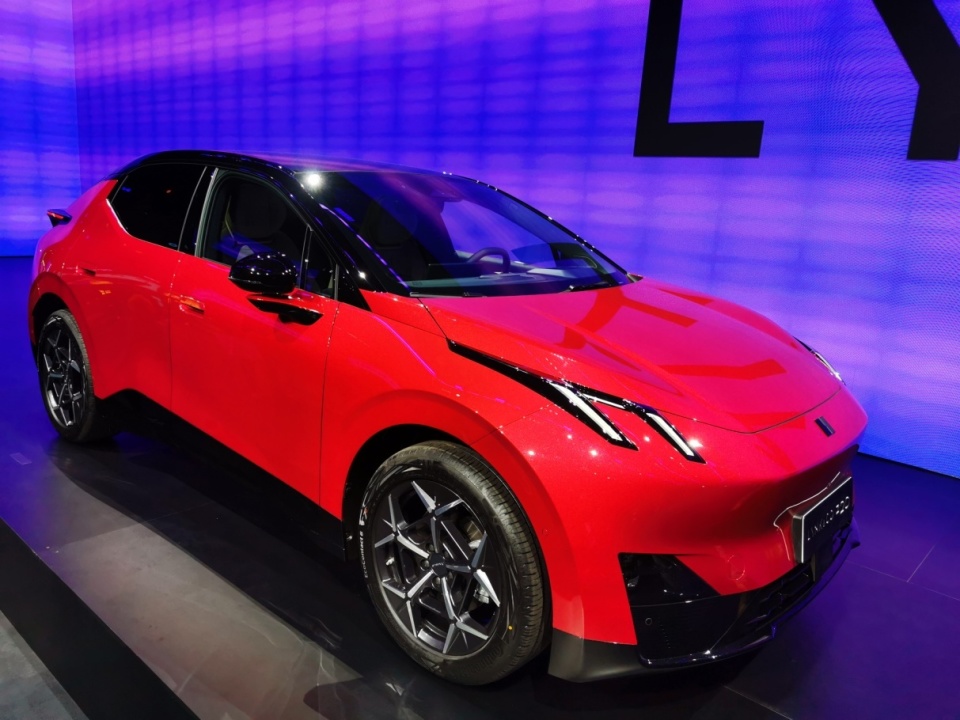 领克Z20上市价格13.89万元起 即日开启新车交付_腾讯新闻