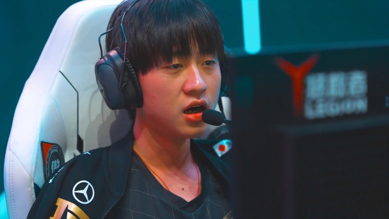 RNG拒绝换头像，疑似与官方作对，16支战队整齐划一，LRL独树一帜