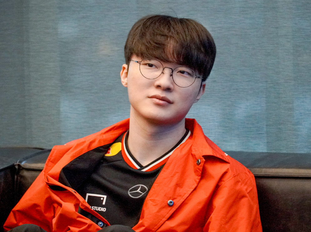 Jiejie女友更多黑料被曝光，faker也难逃魔爪，写了2316篇同人文_腾讯新闻