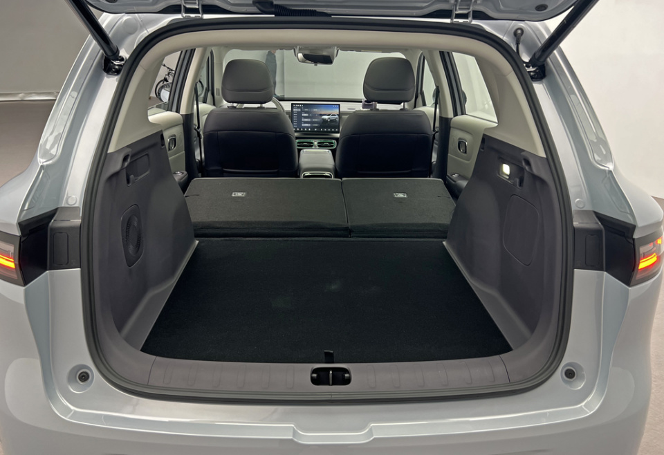 零跑B10正式上市 可提供激光雷达/8295芯片 9.98万元起售_腾讯新闻