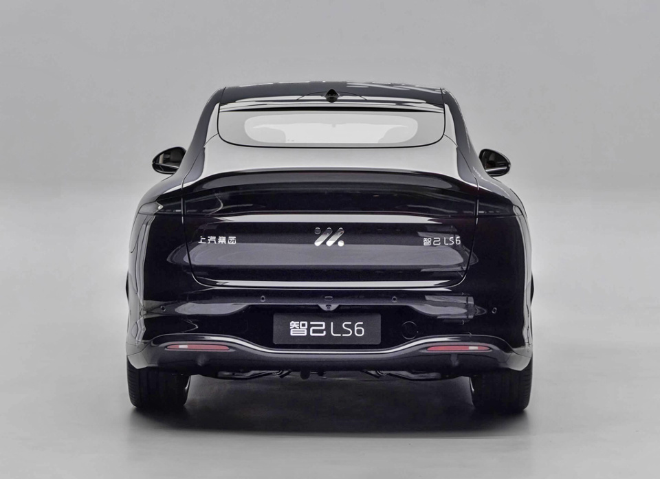 新一代智己LS6上市 增程版纯电续航450公里 权益价19.79万起_腾讯新闻