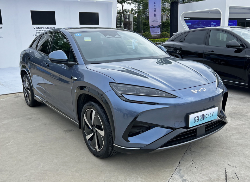 比亚迪海狮07EV：e平台 3.0 Evo首款车型 高阶智驾加持_腾讯新闻