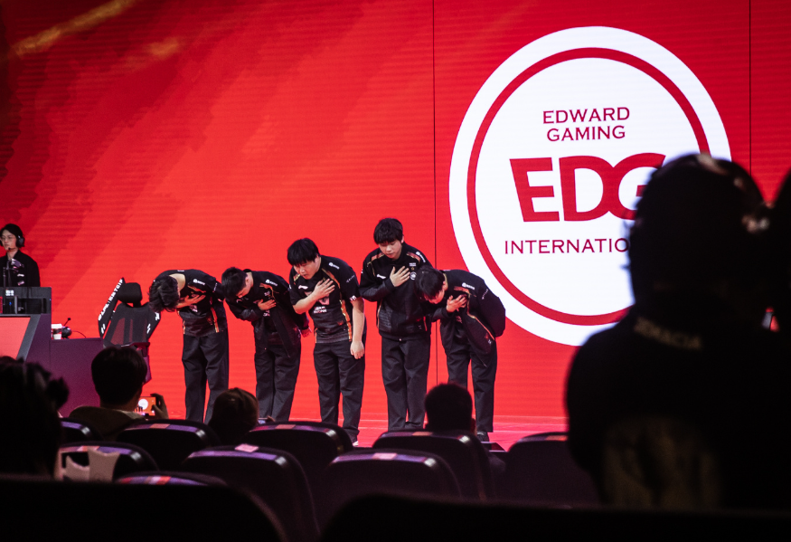 知情人爆料EDG不摆烂，下赛季签Chovy组银河战舰，Meiko也回归_腾讯新闻