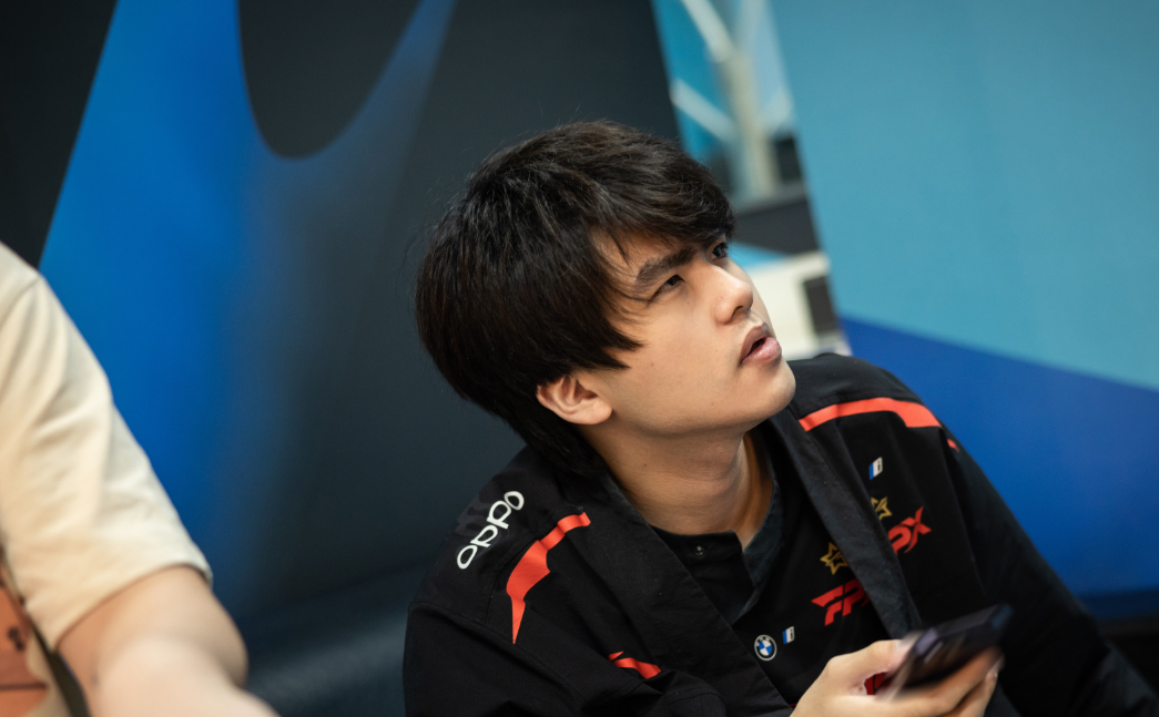 LWX状态低迷！FPX惨遭AL横扫，追平建队以来最差战绩