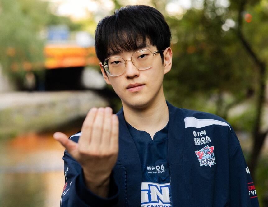 Theshy正式离队，在LPL效力6.5年之久，成为排名第四的韩援_腾讯新闻