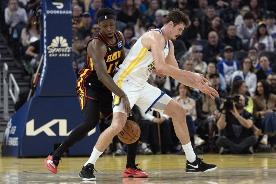 124-111！老鹰轻取勇士迎3连胜，约翰逊23+11+6，库里31+5，麦科勒姆首秀12分_腾讯新闻