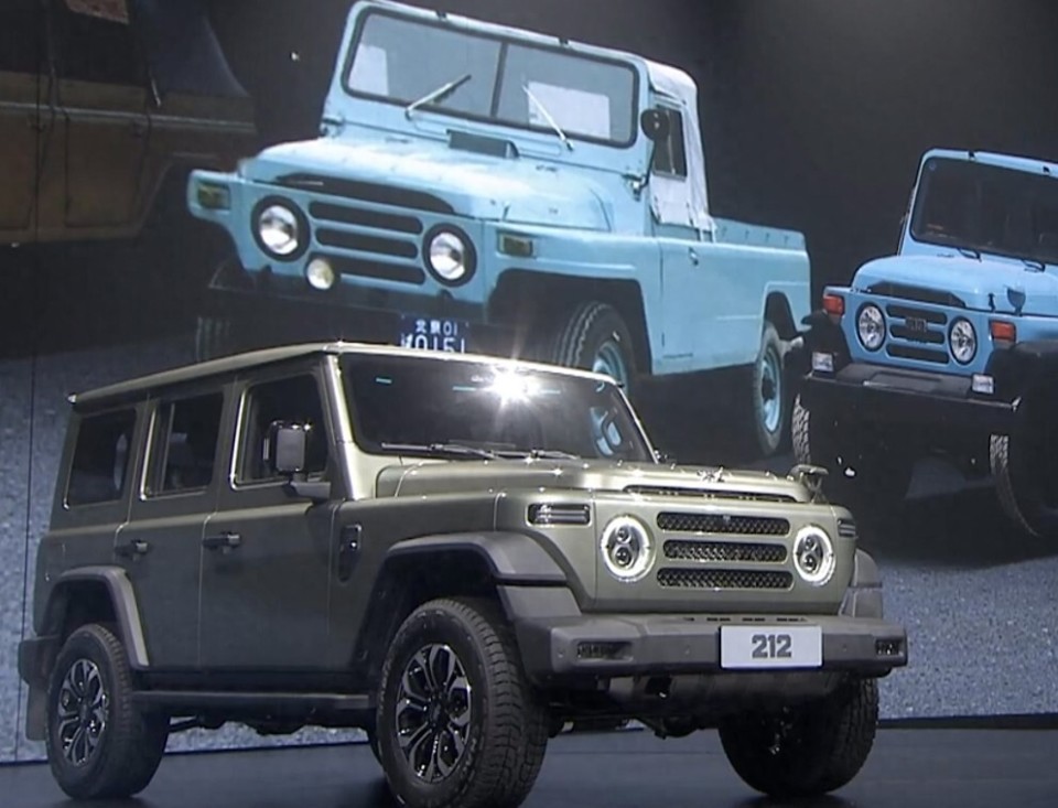 “国产大G”来了，全新212 T01正式亮相，搭载2.0T发动机_腾讯新闻