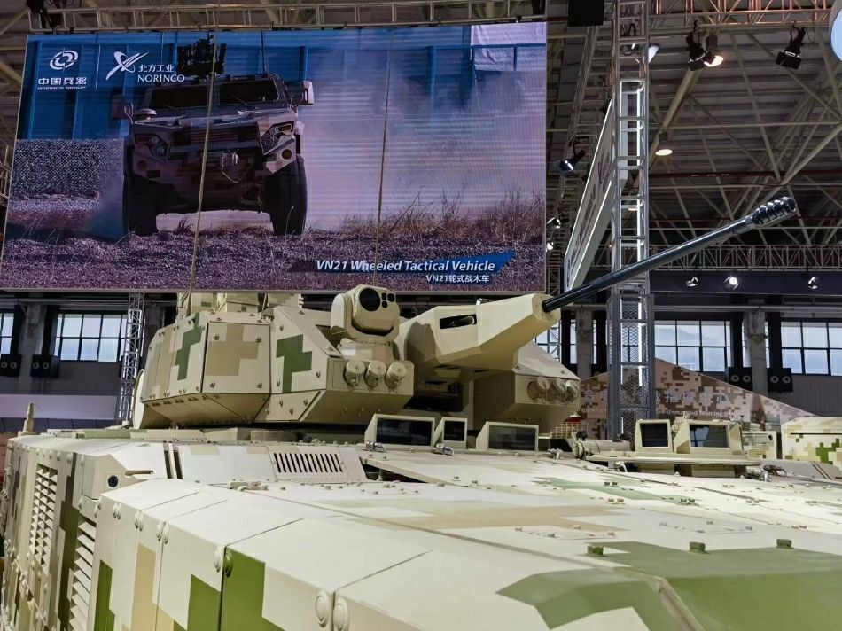 海外谈中国：中国开发新型火力支援车 VN20步战底盘配备105毫米火炮_腾讯新闻