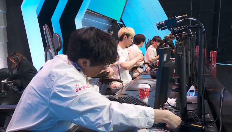 IG输给NIP之后，季后赛形势更有趣了，RNG迎来好消息，粉丝放心了