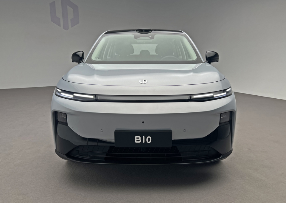 零跑B10正式上市 可提供激光雷达/8295芯片 9.98万元起售_腾讯新闻