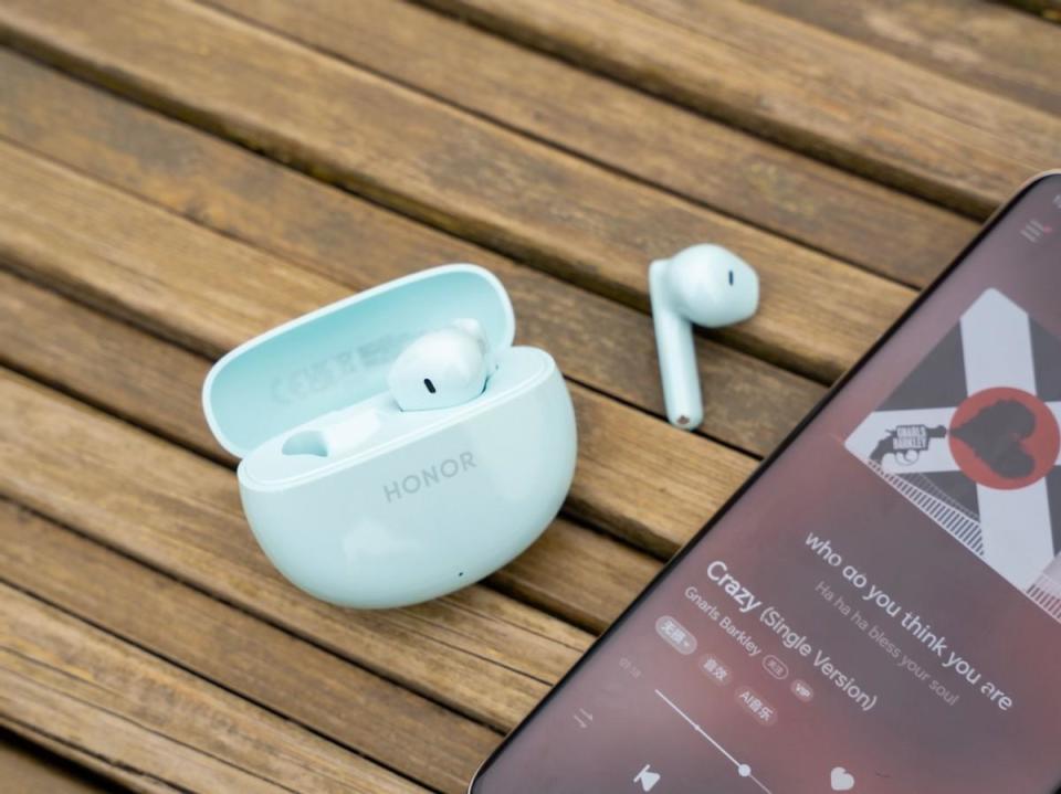 荣耀Earbuds X7评测：定制音效/超长续航竟有百元越级体验？_腾讯新闻