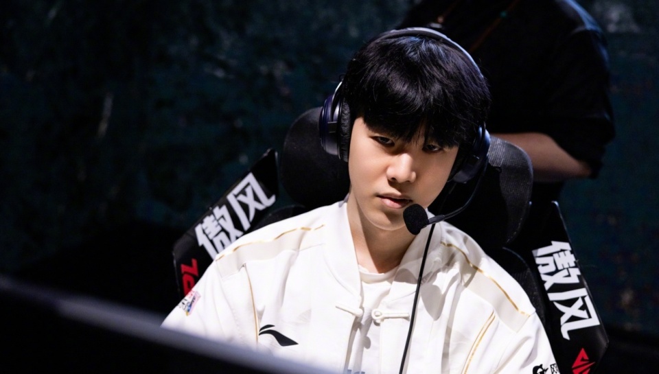 IG打出爆笑之战，TheShy战神附体，EDG神志不清，Rookie愉悦躺赢_腾讯新闻