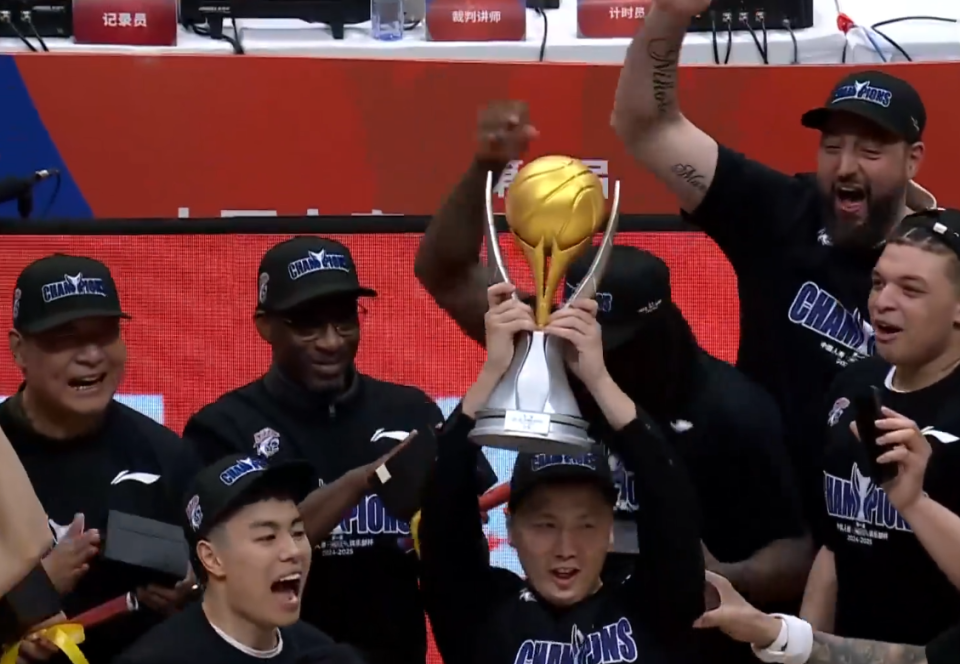 冠军奖金200万！中国篮协官宣：第二届CBA杯确认四支NBL球队参加_腾讯新闻