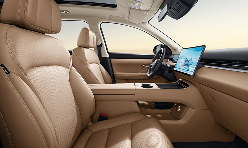 10万就能开上7座插混，2025款蓝电E5PLUS没白等，改用怀挡设计_腾讯新闻