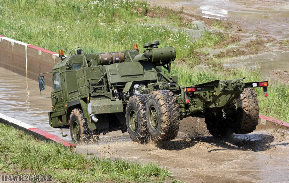 细说：俄罗斯新型火箭炮神秘现身 引出一段9K57“飓风”三国演义_腾讯新闻