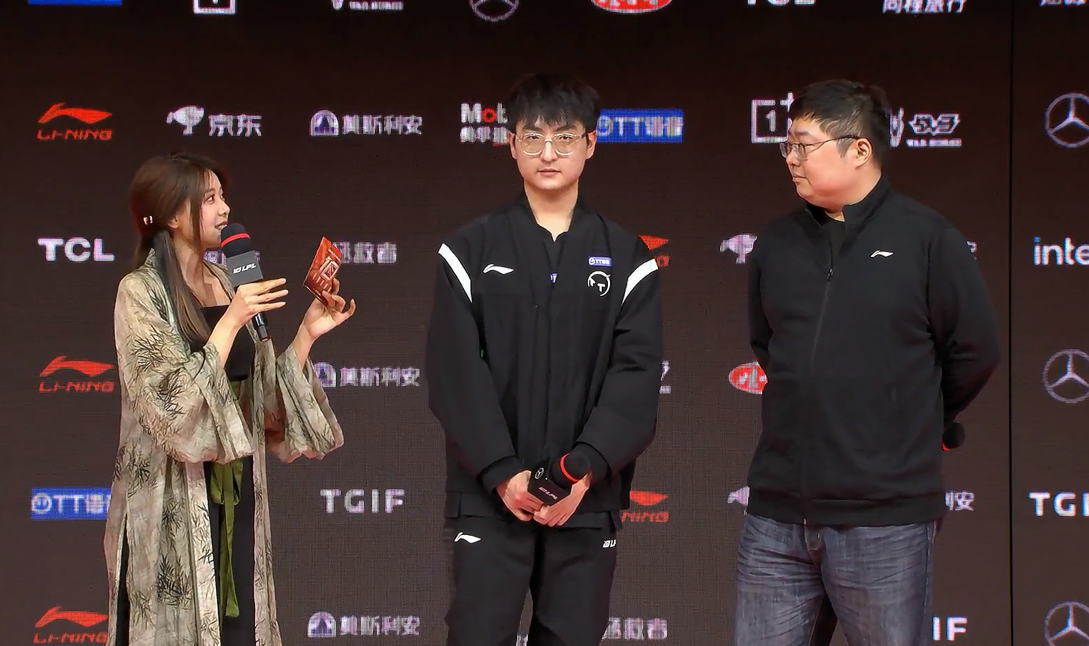 WBG爆冷被零封！焕烽洗白TheShy刷新耻辱战绩，小虎说出战败原因