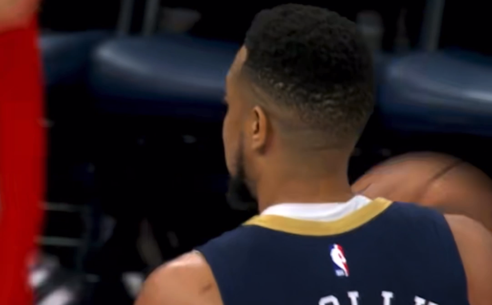 G1雷霆险胜鹈鹕！CJ+莺歌转头离场，杰伦与各将庆祝，1画面太暖心_腾讯新闻