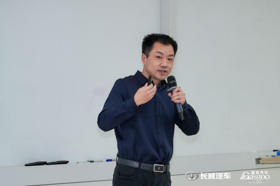 智驾科技MAXIEYE：MAXIPILOT®2.0——高速进化的BEV智驾新物种_腾讯新闻