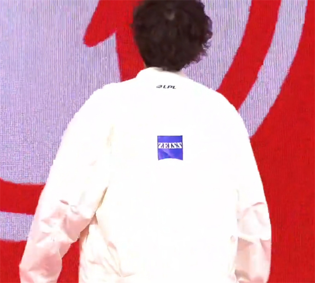 YSKM鞠躬2次，TheShy也给他牌面拉满，赛后这番评价太高情商