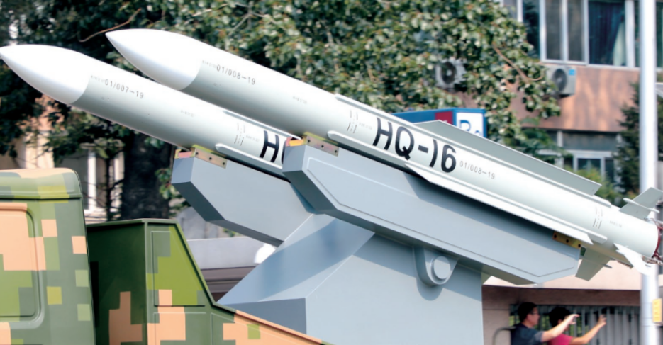 红旗16C首次亮相阅兵式，助力国产054A型护卫舰升级成防空舰_腾讯新闻