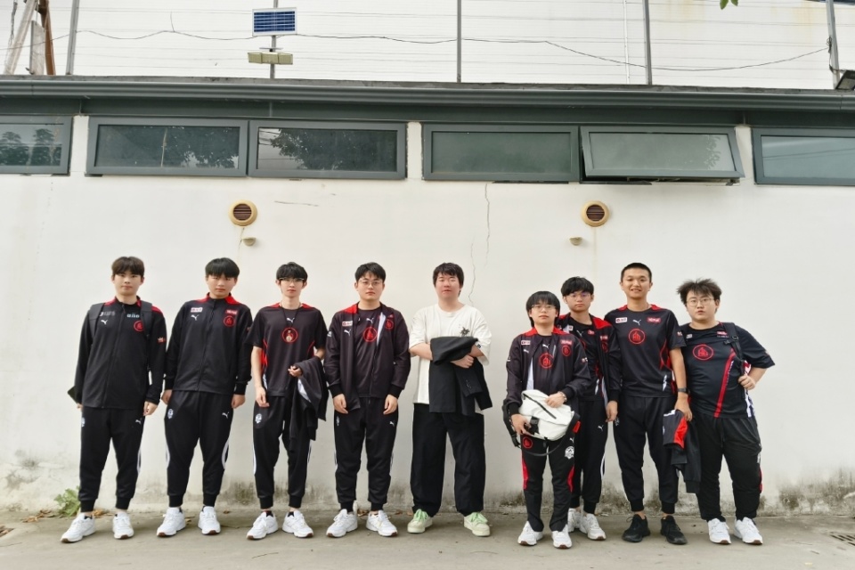 挑杯首轮赛程出炉，eStar和TTG揭幕，AG黄金档，DRG压轴_腾讯新闻