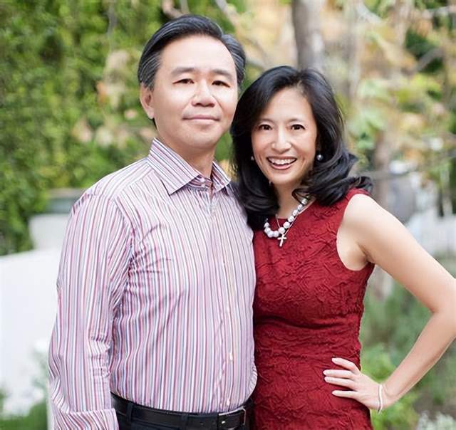 在美夫妇捐款1.8亿！丈夫出身台湾最富家庭之一，华裔太太更是强得没边_腾讯新闻