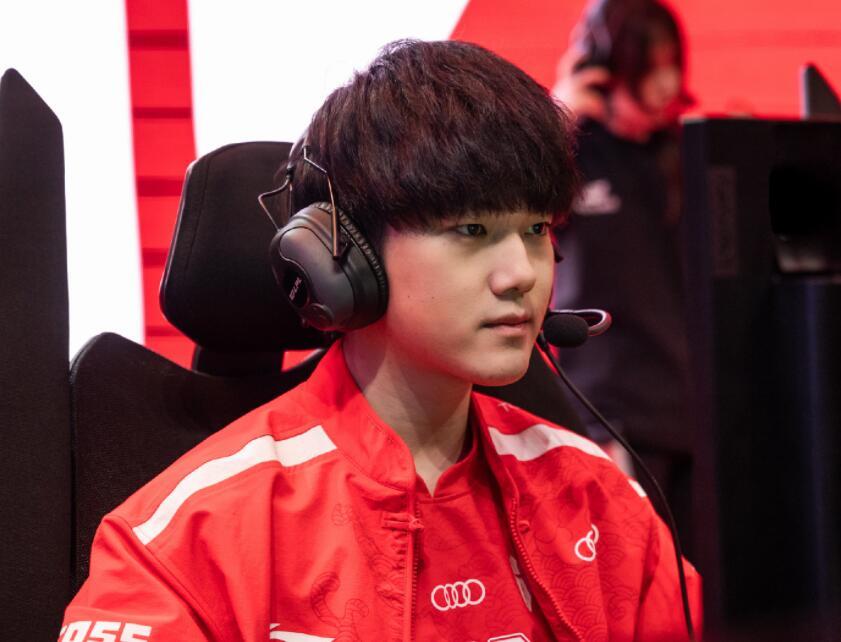 JKL点评EDG新人AD，直言操作很平庸，还好版本救了他