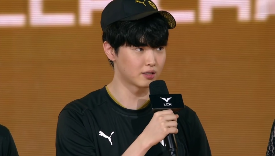 LPL：Knight成中国骄傲，入围电竞奥斯卡，如能夺魁，可比肩李哥_腾讯新闻