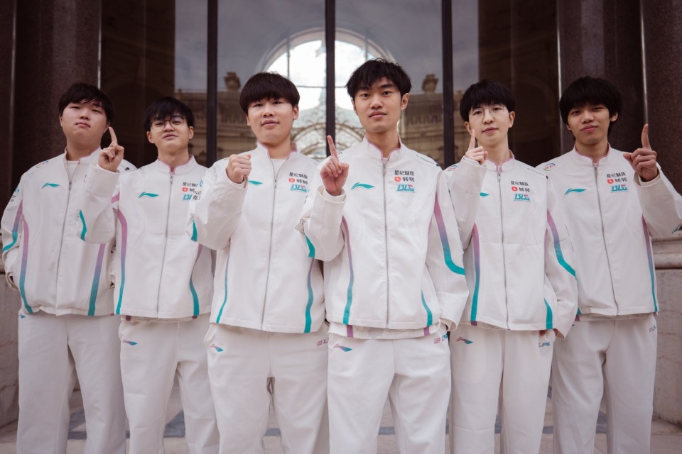 太狂！T1教练放话：决赛零封BLG，3-0夺冠！特别警惕Bin和ELK_腾讯新闻