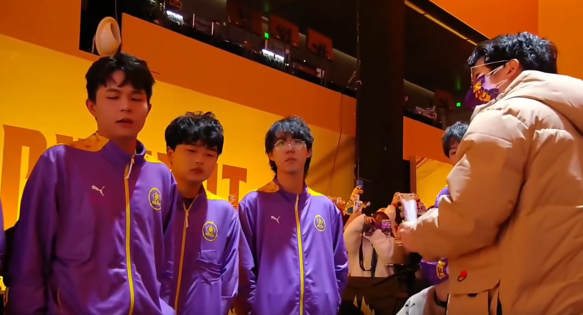 画师没那么抢手！LGD不愿为画师加价9W，可能还得回hero