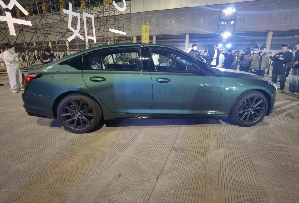 欢呼连连！凯迪拉克Vday回归，全新CT5发布，发布会应该这样玩啊_腾讯新闻