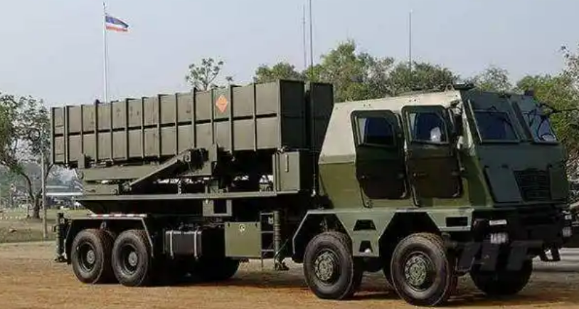 泰国和柬埔寨突发交火，双方搬出中式重型武器对线，哪一家火力更强_腾讯新闻