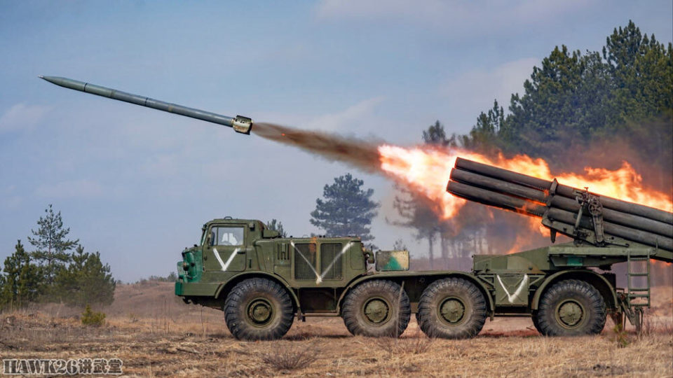 细说：俄罗斯新型火箭炮神秘现身 引出一段9K57“飓风”三国演义_腾讯新闻