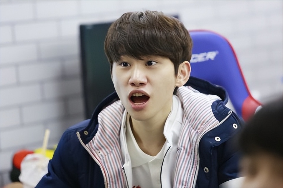 揭秘LPL选手直播收入：Doinb单月89万登顶，Scout躺赚10万_腾讯新闻