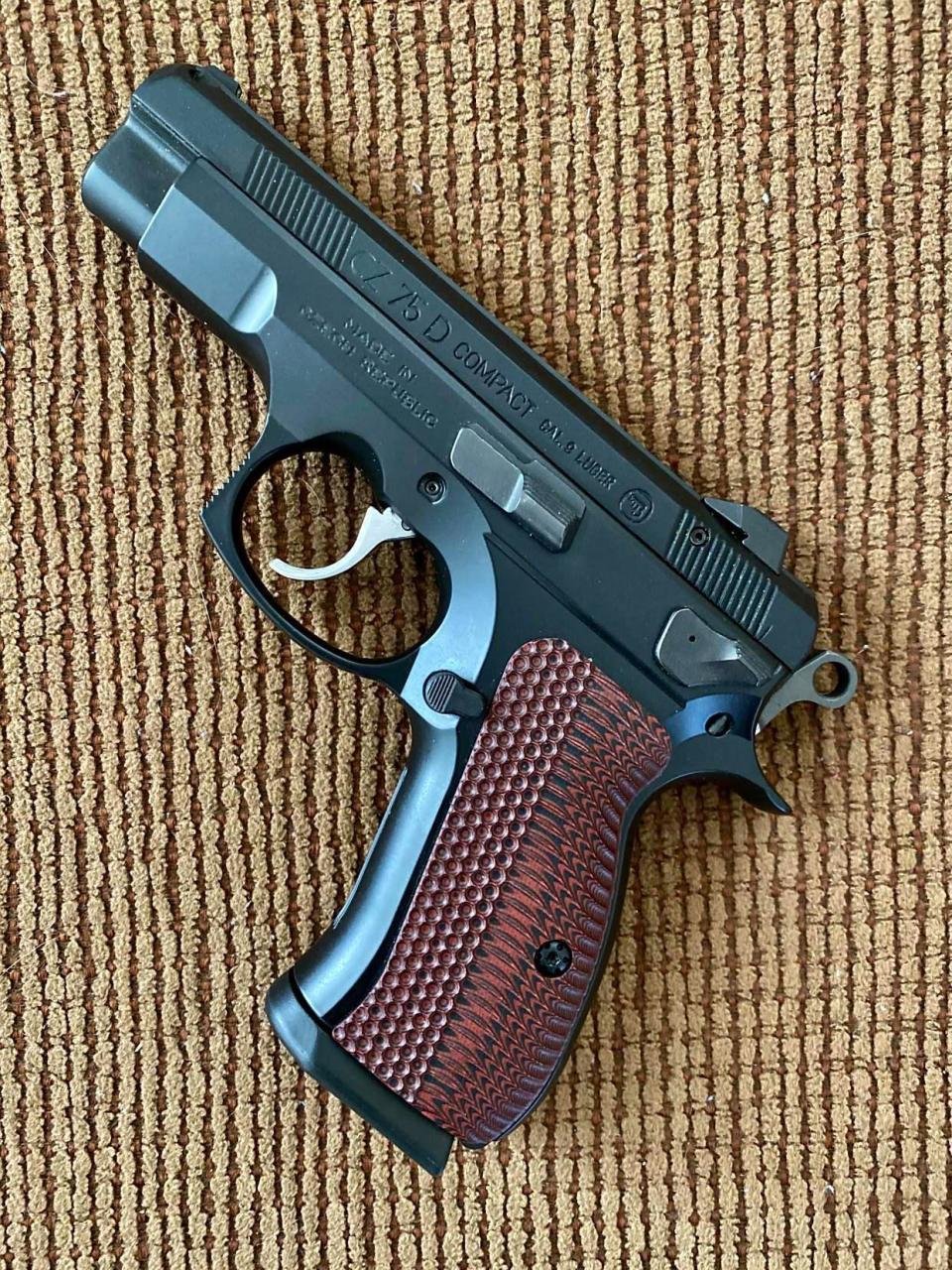 CZ75紧凑型半自动 实打实的性能猛兽 光颜值设计就让人爱不释手_腾讯新闻