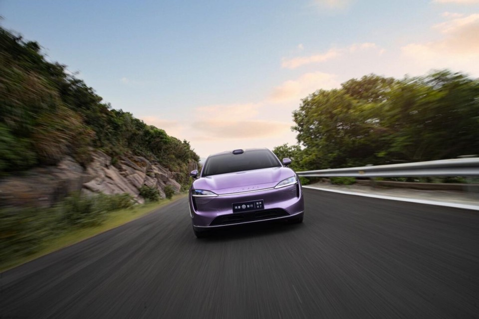 小米YU7掀翻大爆款智界R7？25万级全能轿跑SUV选它更香！_腾讯新闻