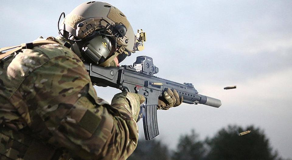 德军将更换新步枪HK437，口径转变成7.62，小口径步枪要被取代？_腾讯新闻