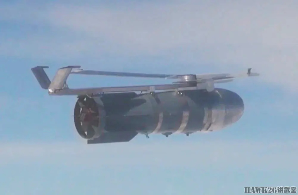 视频解读：FAB-3000滑翔制导炸弹带来的震撼 俄军投下超重型武器_腾讯新闻