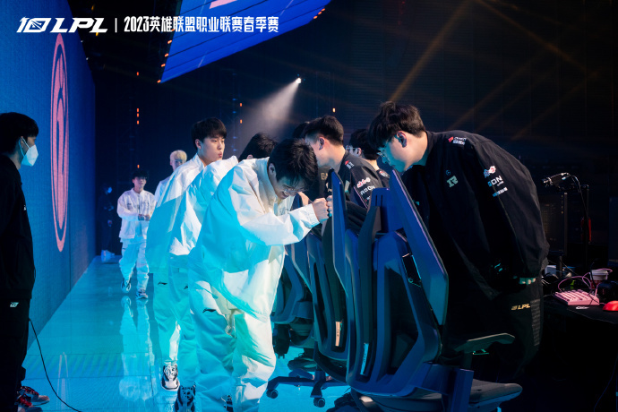 EDG对阵LPL最大黑马iG，上路YSKM迎来挑战，对线阿乐全场焦点！