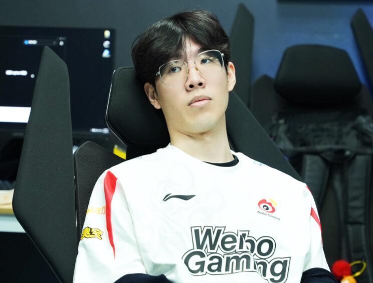 WBG被TT碾压，theshy意识到问题所在，一个人训练到凌晨3点