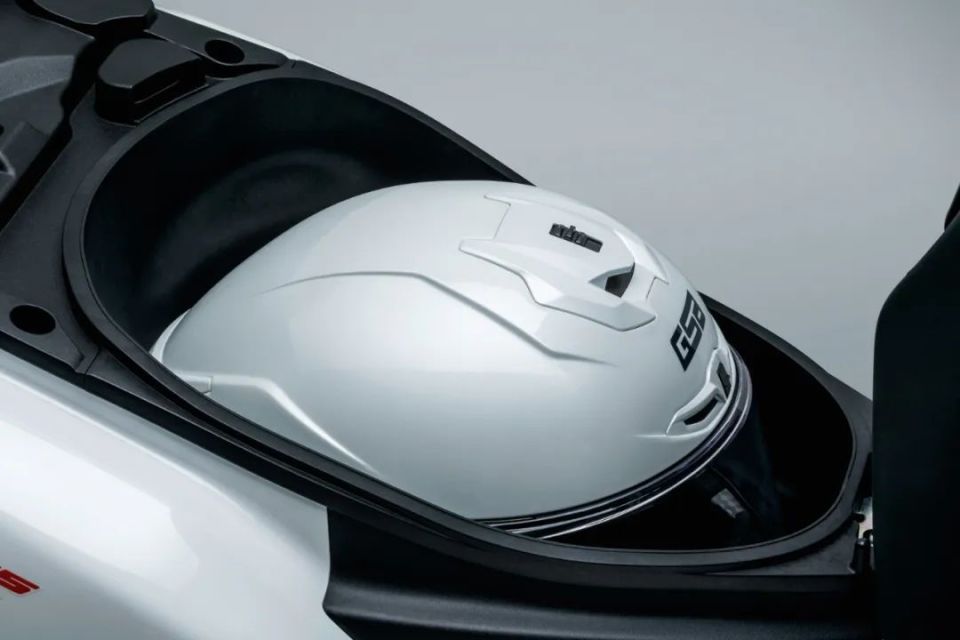 12680元起：更豪华的125通勤踏板豪爵ADX发布_腾讯新闻