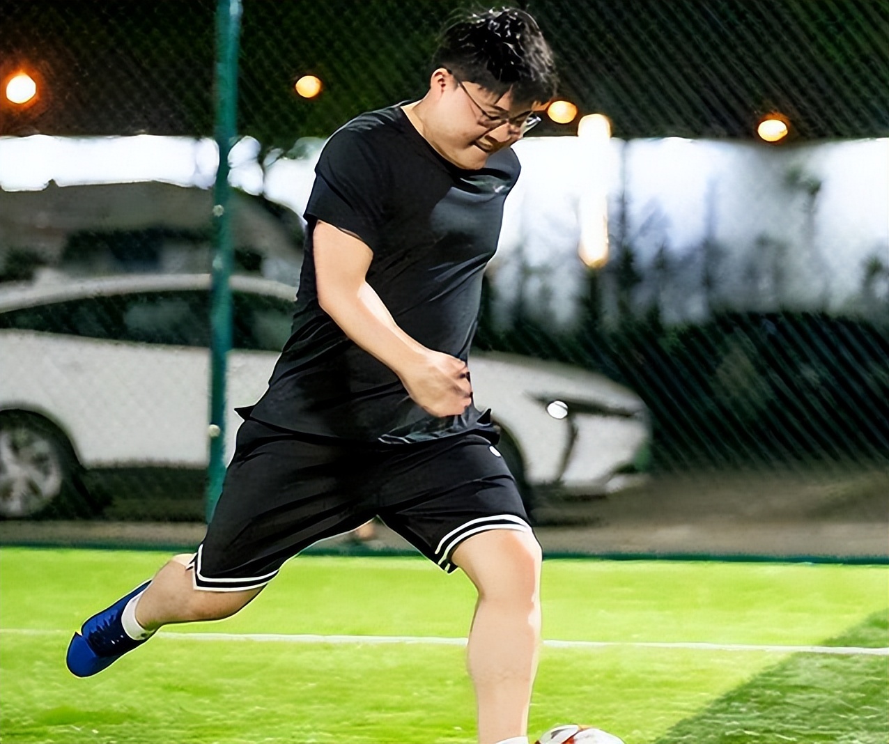 UZI改韩服ID致敬厂长，对S13充满期待，继续冲，张导：相信他