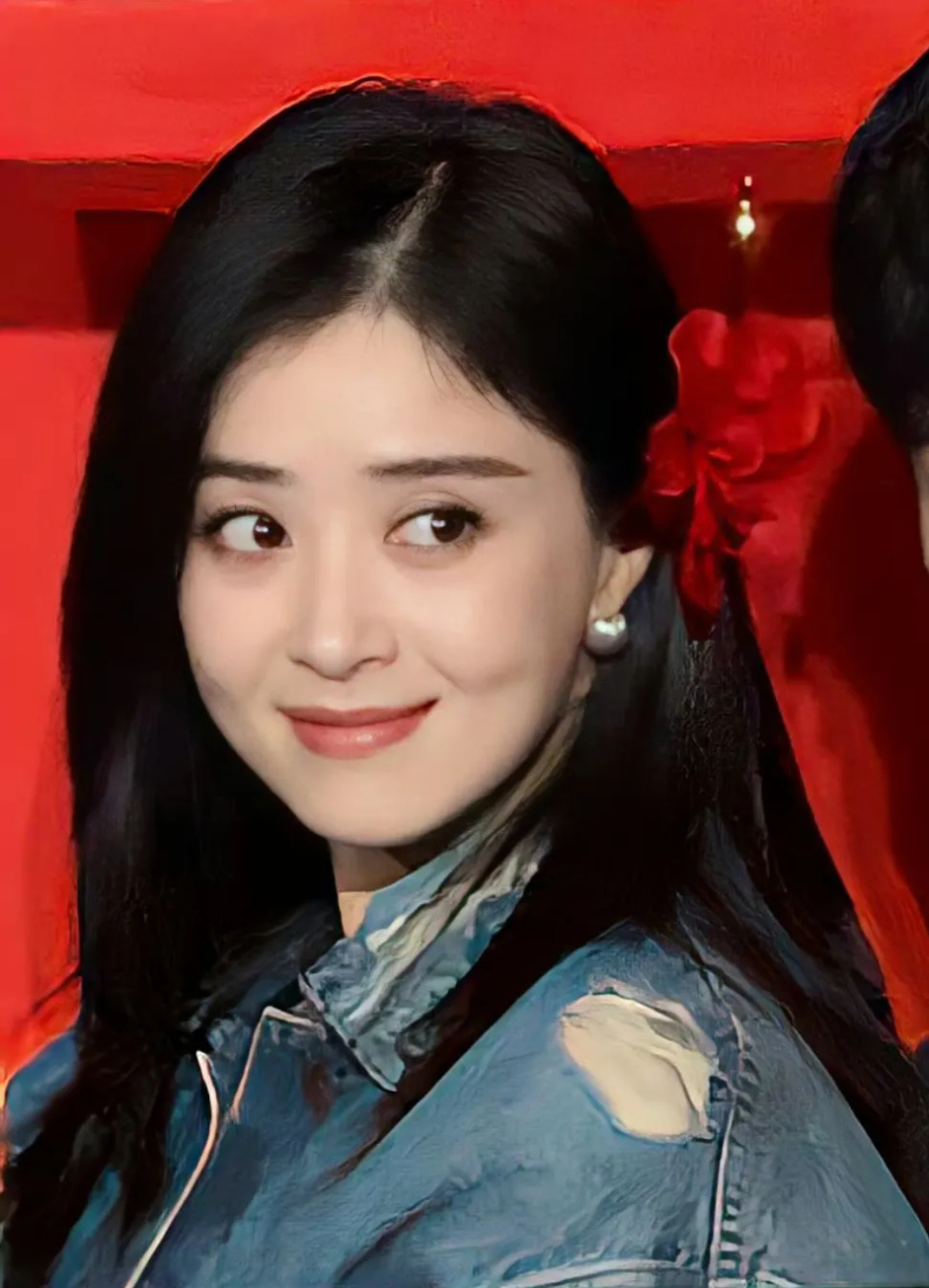 41岁蒋欣生图太美！跟27岁关晓彤同框毫无年龄差，妈生脸太能打 -6parkbbs.com