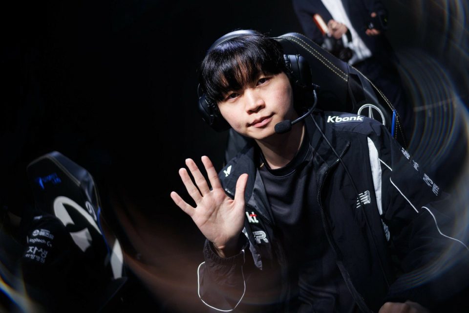 海外网友热议KT淘汰GEN：Chovy是骗子！他永远也拿不到世界赛冠军_腾讯新闻