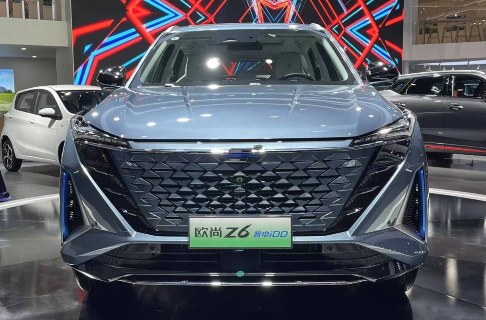 “最敢冲”的豪华SUV！25万实力仅13万，比途观L大一圈，又大又省钱_腾讯新闻