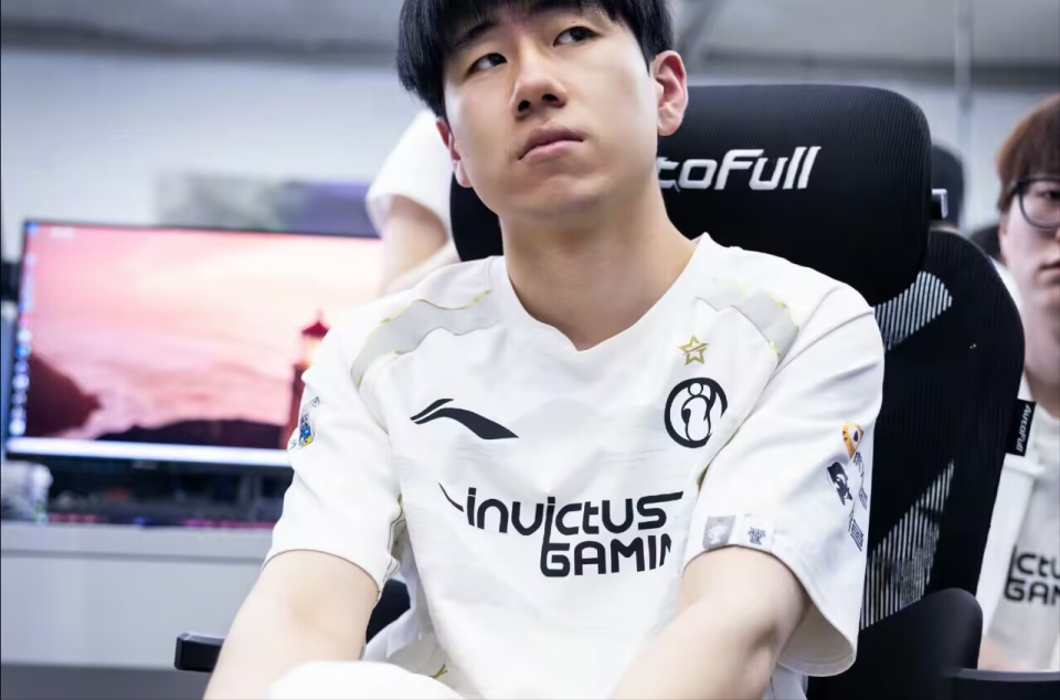 IG无缘MSI全员都开心！TheShy吐槽引热议，IG教练给粉丝画大饼_腾讯新闻