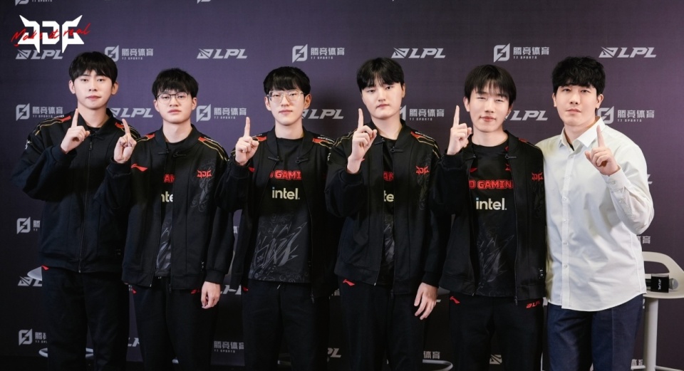 LPL“特殊规则”遭质疑，SOLO决定胜败，AL赢下比赛，但异常凶险_腾讯新闻