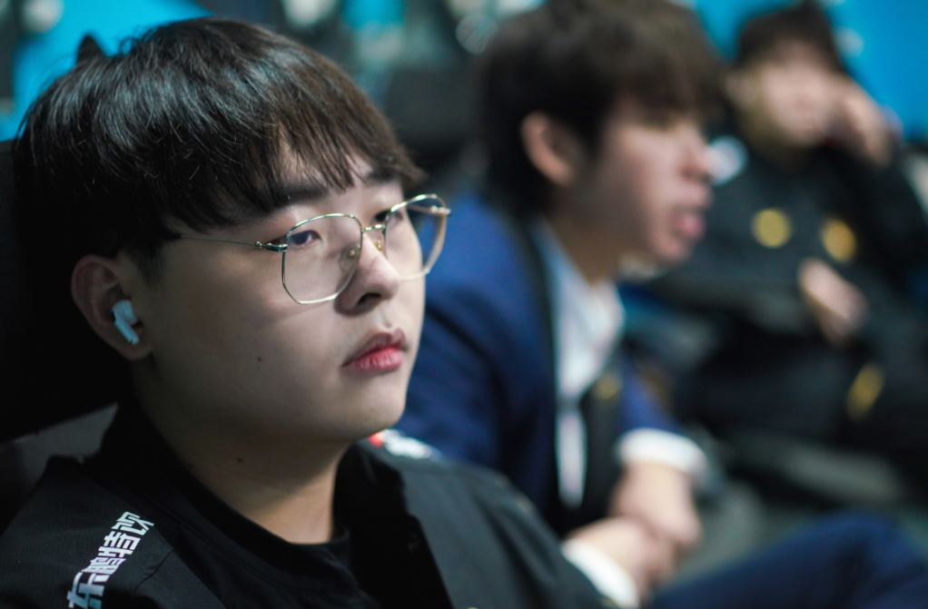 LPL焦点战开打，Doinb力挺EDG，RNG粉丝等来坏消息